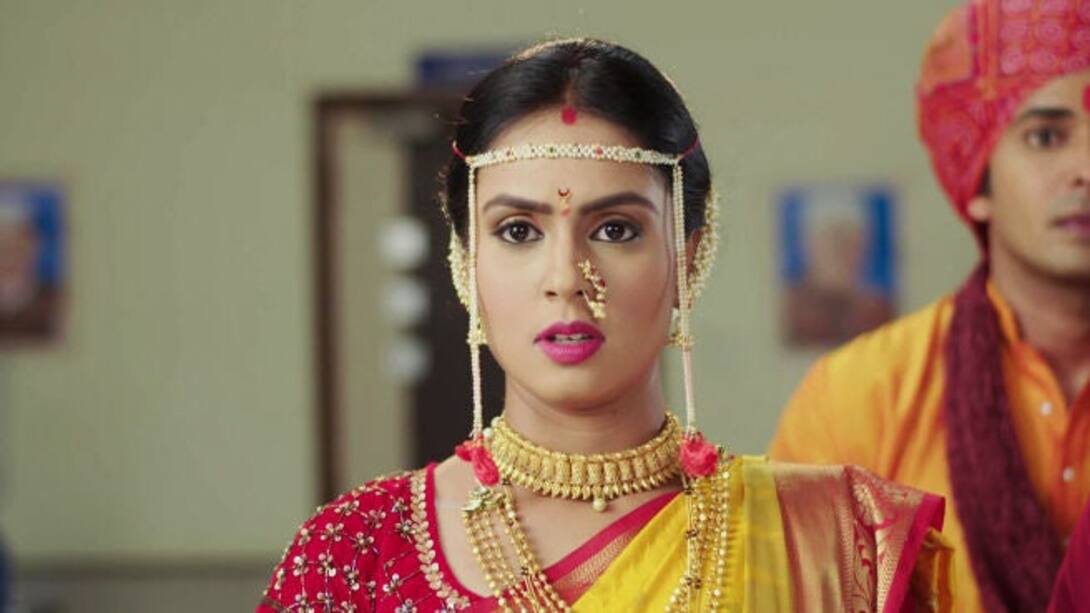 Watch Bayko Ashi Havvi Season 1 Episode 32 : Janhavi Stands Up For Her ...