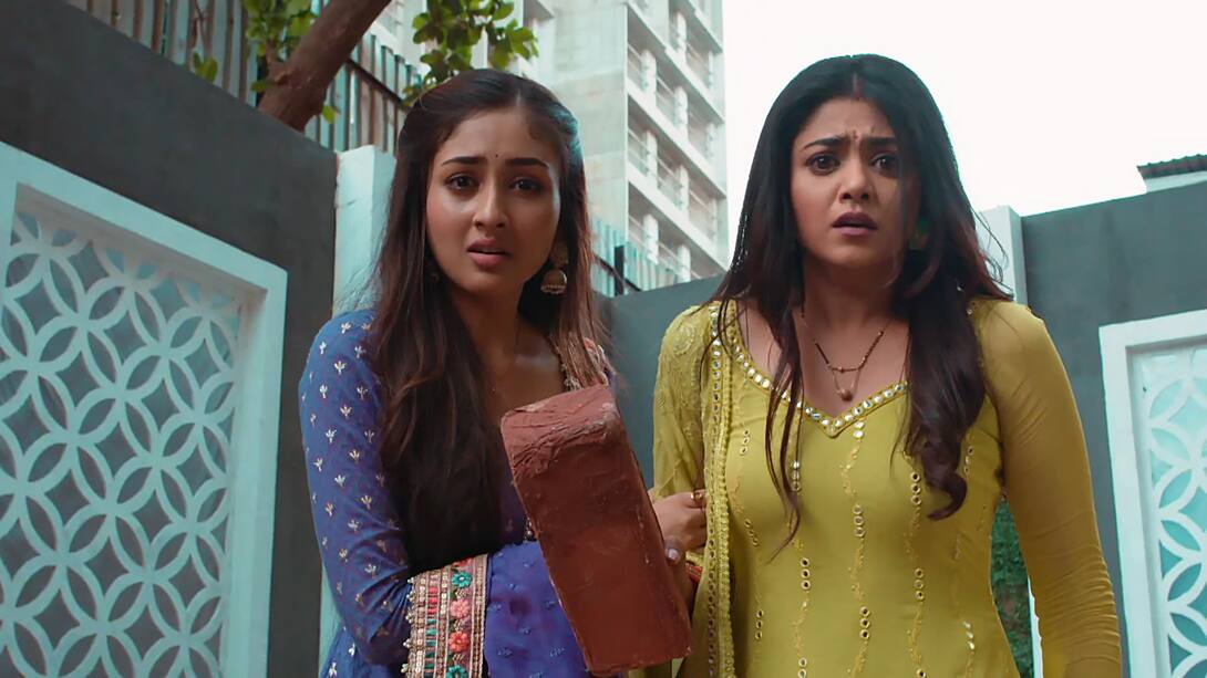 Watch Parineetii Season 1 Episode 402 : Neeti Strikes Rakesh - Watch ... Watch Parineetii Season 1 Episode 402 : Neeti Strikes Rakesh - Watch ...