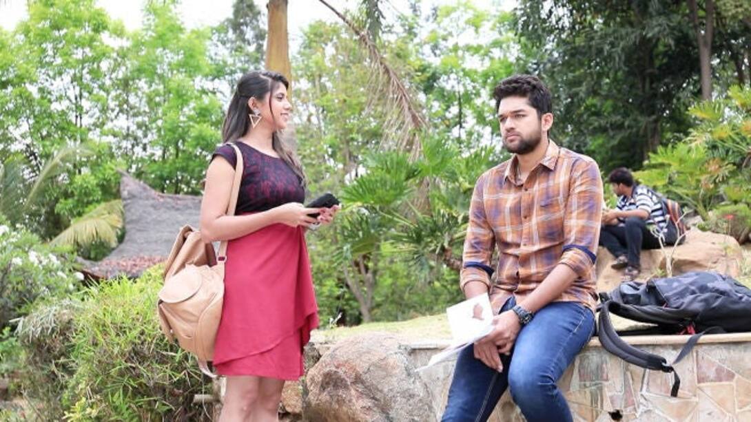 Watch Yugalageethe Season 1 Episode 138 : Roshini Offers To Help Arjun - Watch Full Episode ...