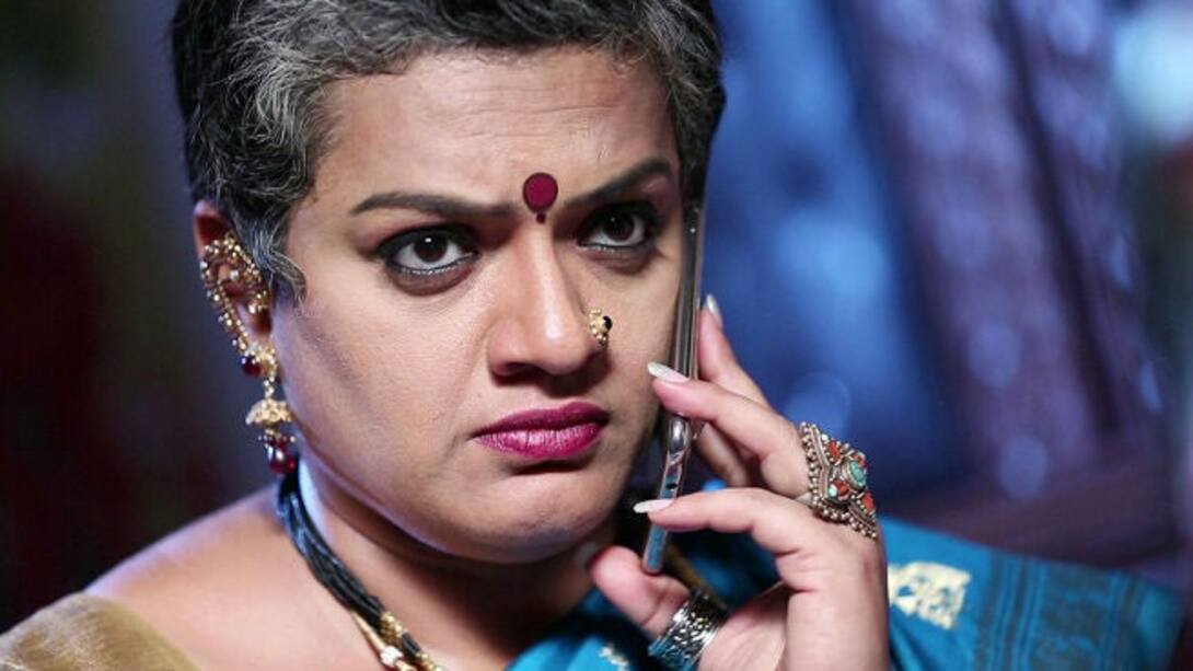 Watch Om Shakthi Om Shanthi Season 1 Episode 10 : Swamiji Warns ...