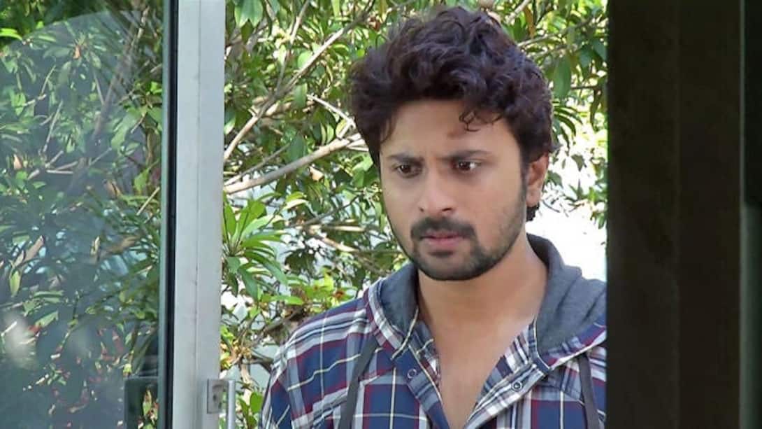 Watch Kulavadhu Season 1 Episode 133 : Vedh Eavesdrops On The Doctor ...