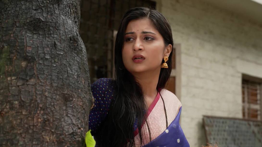 Watch Pirticha Vanva Uri Petla Season 1 Episode 175 : Saavi Is At Risk ...