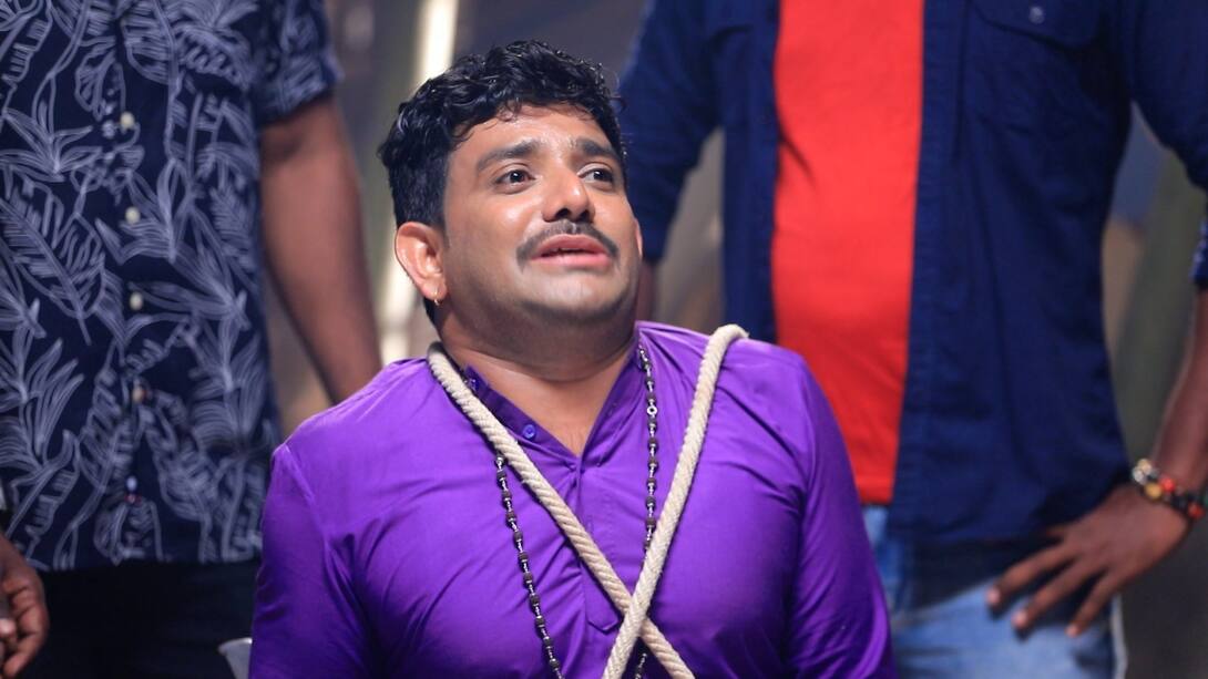 Watch Geetha Season 1 Episode 925 : Sitara's Greed Is Revealed In Front ...