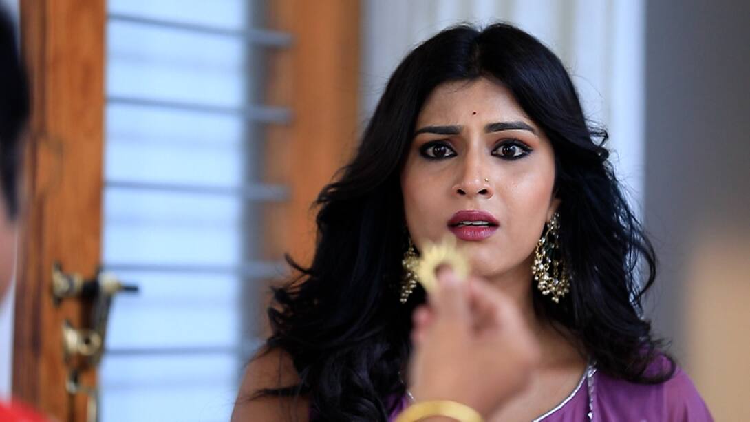 Watch Tripura Sundari Season 1 Episode 152 : Amrapali Finds The Locket - Watch Full Episode ...