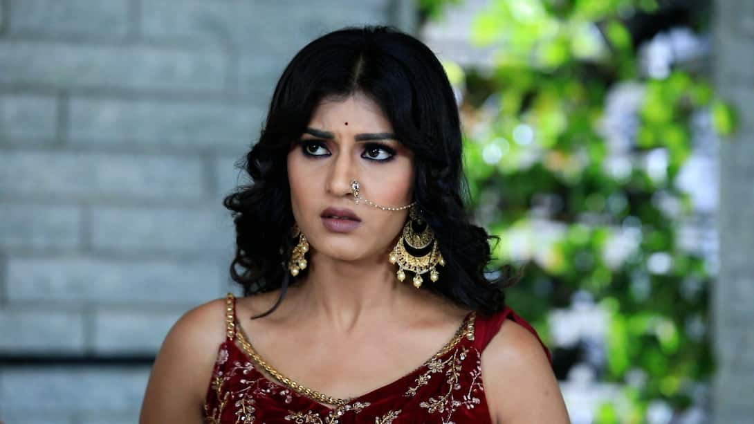 Watch Tripura Sundari Season 1 Episode 160 : Will Amrapali Lose Her Family? - Watch Full Episode ...