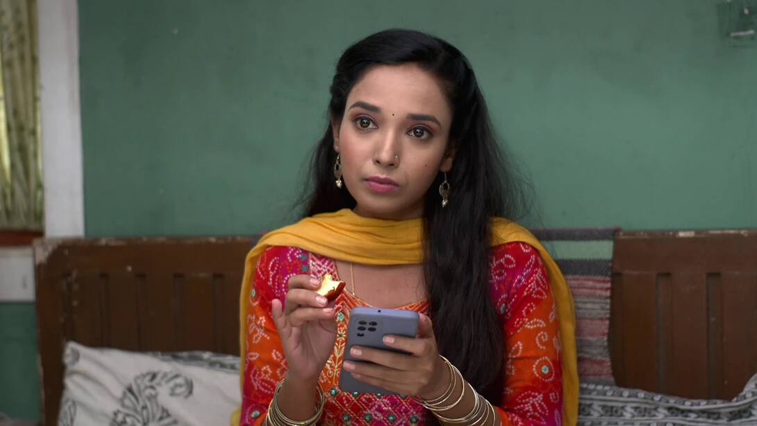 Watch Rama Raghav Season 1 Episode 226 : Ashwini Locks Herself - Watch ...